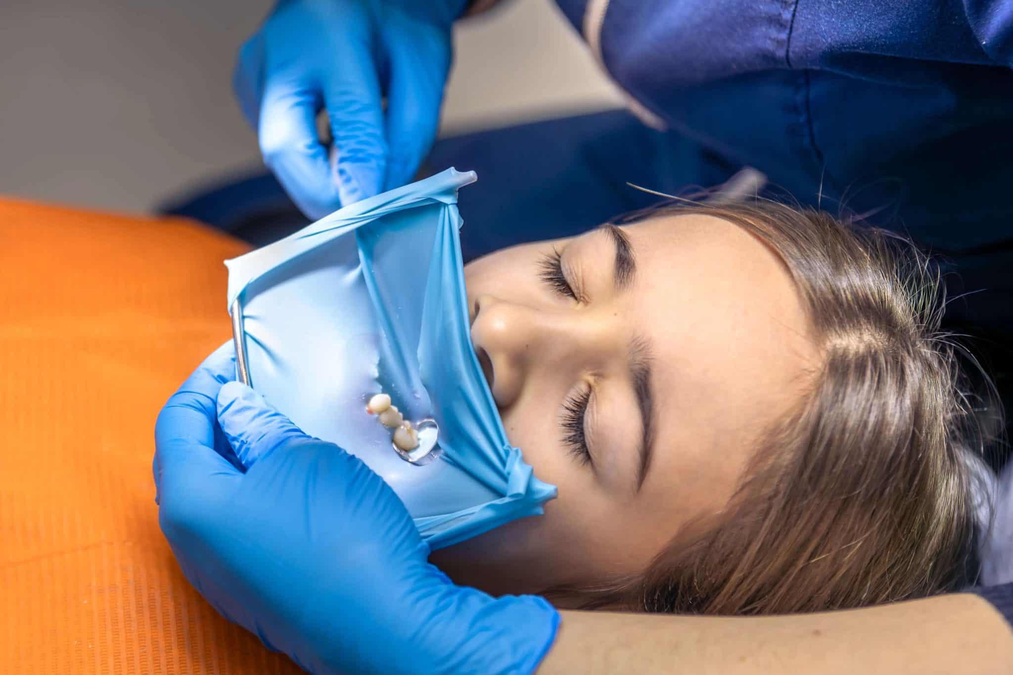 How long does a tooth extraction take? | Artistic Smiles